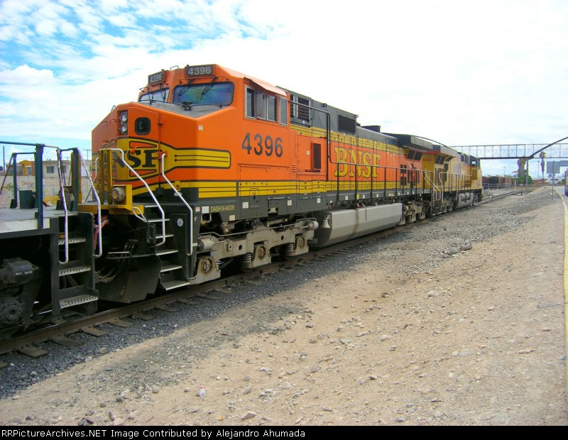 BNSF 4396
